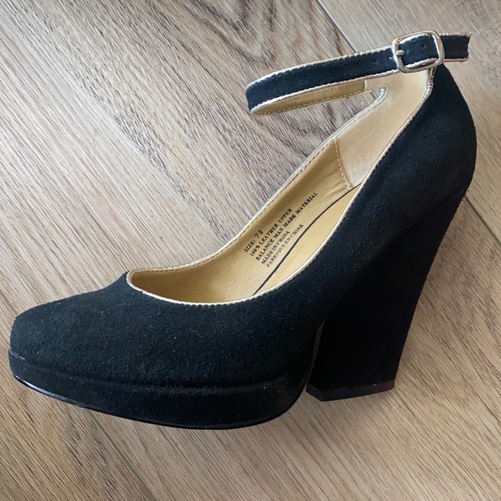 Kimchi Blue Black And Gold Shoes - Gem